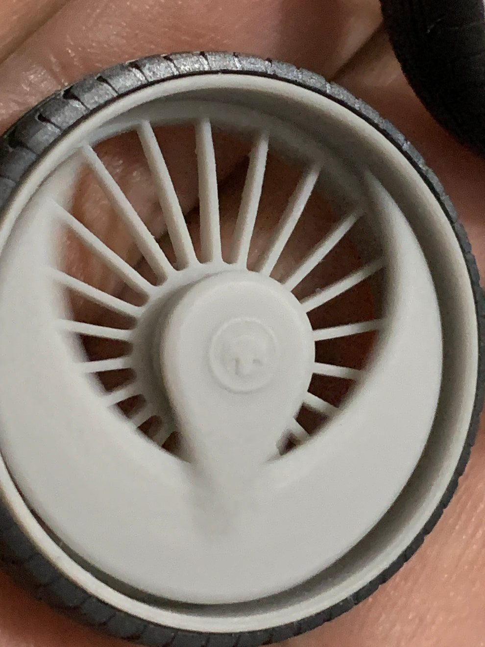 1/25 Scale - DUB AZZMACKA Floater - in 28"-36" Donk, Big Rims, Box Che ...