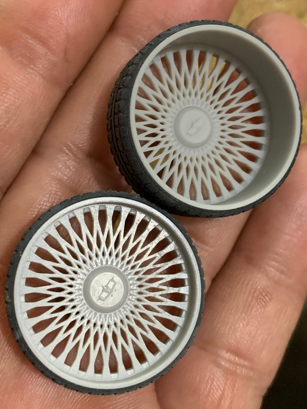 1/25 Scale - Caprice Bubble Rep's in 26"-38" B-Body, Caprice, Impala S ...